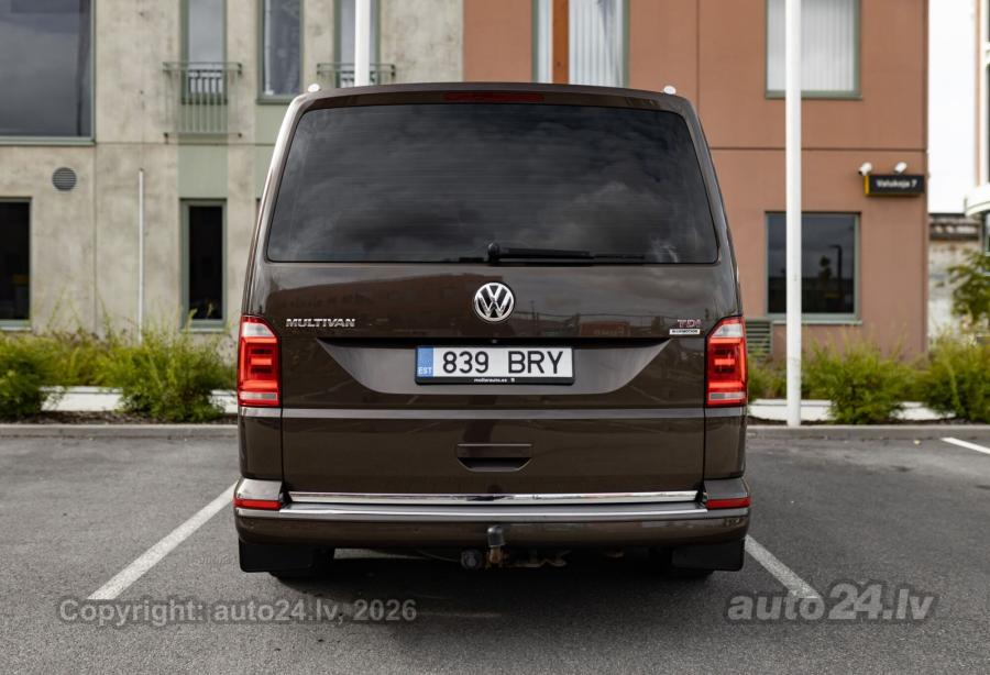Brown Volkswagen Multivan 2016 in Tallinn, with an engine capacity of 2.00 L and mileage of 206 thousand km for 18790 €, photo 6 on AUTOMOTO.COM.LV