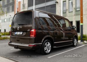 Brown Volkswagen Multivan 2016 in Tallinn, with an engine capacity of 2.00 L and mileage of 206 thousand km for 18790 €, photo 7 on AUTOMOTO.COM.LV