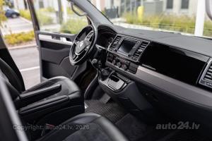 Brown Volkswagen Multivan 2016 in Tallinn, with an engine capacity of 2.00 L and mileage of 206 thousand km for 18790 €, photo 13 on AUTOMOTO.COM.LV