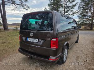 Brown Volkswagen Multivan 2017 in Tallinn, with an engine capacity of 2.00 L and mileage of 270 thousand km for 29000 €, photo 10 on AUTOMOTO.COM.LV