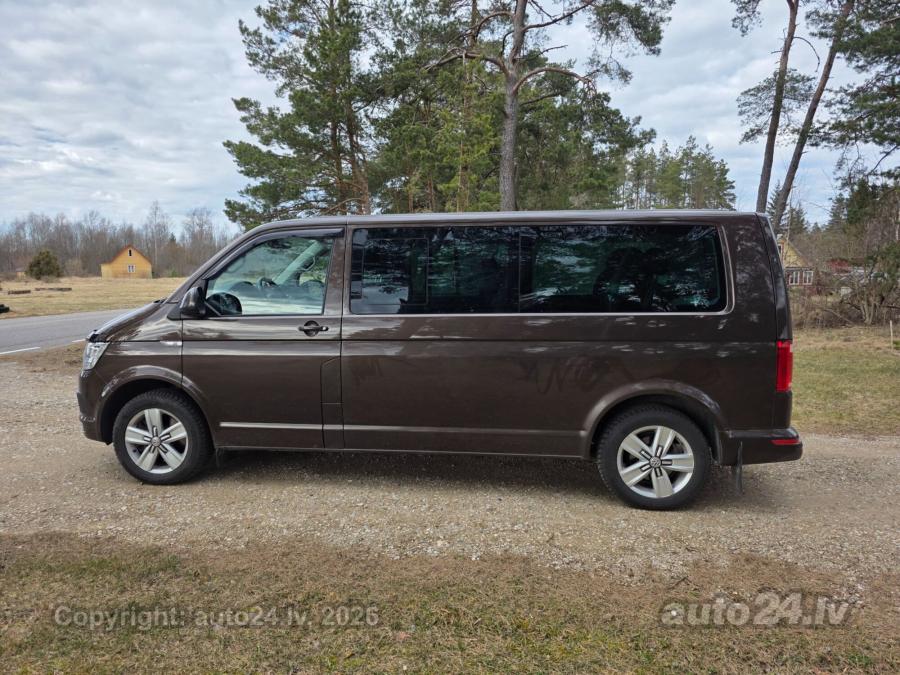 Brown Volkswagen Multivan 2017 in Tallinn, with an engine capacity of 2.00 L and mileage of 270 thousand km for 29000 €, photo 12 on AUTOMOTO.COM.LV