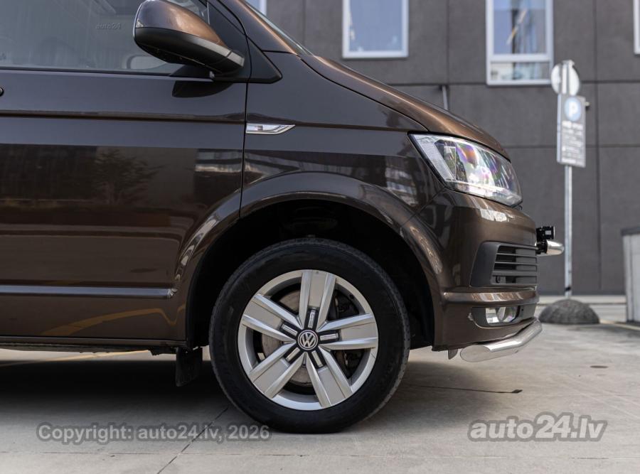 Brūns Volkswagen Multivan 2017 Tallina, ar dzinēja tilpumu 2.00 L un nobraukumu 115 tūkst. km par 37999 €, foto 8 vietnē AUTOMOTO.COM.LV