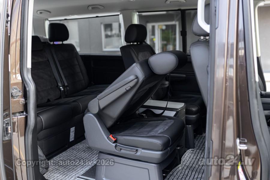 Brūns Volkswagen Multivan 2017 Tallina, ar dzinēja tilpumu 2.00 L un nobraukumu 115 tūkst. km par 37999 €, foto 12 vietnē AUTOMOTO.COM.LV