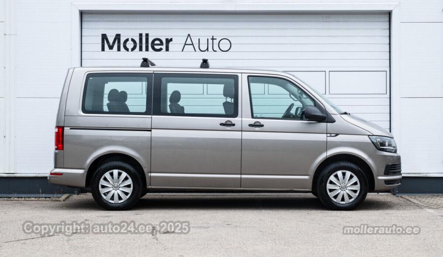 Brown Volkswagen Multivan 2018 in Riga, with an engine capacity of 2.00 L and mileage of 223 thousand km for 21469 €, photo 5 on AUTOMOTO.COM.LV