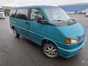 Zaļš Volkswagen Multivan 1995 Viļņa, ar dzinēja tilpumu 2.37 L un nobraukumu 439 tūkst. km par 2250 €, foto  vietnē AUTOMOTO.COM.LV