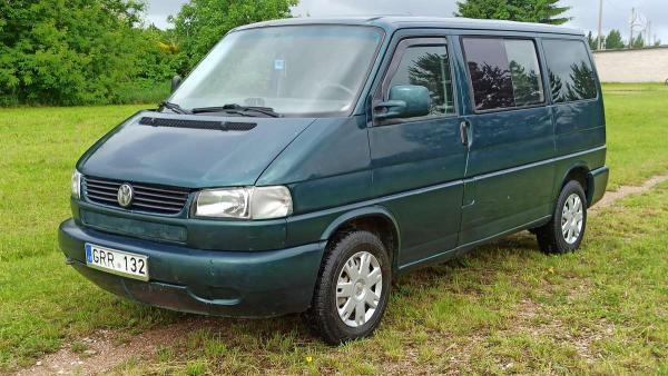 Zaļš Volkswagen Multivan 1996 Pakruojis, ar dzinēja tilpumu 2.50 L un nobraukumu 590 tūkst. km par 2900 €, foto 3 vietnē AUTOMOTO.COM.LV