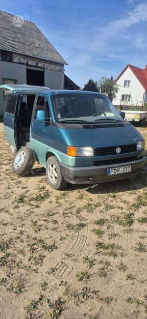 Green Volkswagen Multivan 1996 in Radviliskis, with an engine capacity of 2.37 L and mileage of 462 thousand km for 2900 €, photo 5 on AUTOMOTO.COM.LV