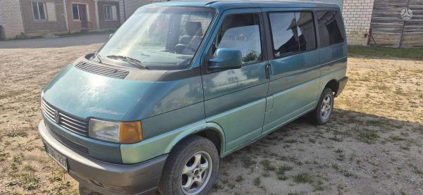 Green Volkswagen Multivan 1996 in Radviliskis, with an engine capacity of 2.37 L and mileage of 462 thousand km for 2900 €, photo 9 on AUTOMOTO.COM.LV