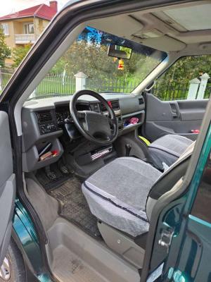 Zaļš Volkswagen Multivan 1996 Mažeikiai, ar dzinēja tilpumu 2.50 L un nobraukumu 234 tūkst. km par 4444 €, foto 13 vietnē AUTOMOTO.COM.LV