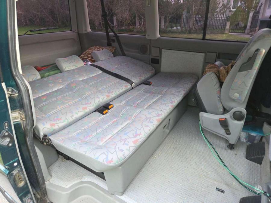 Zaļš Volkswagen Multivan 1996 Mažeikiai, ar dzinēja tilpumu 2.50 L un nobraukumu 234 tūkst. km par 4444 €, foto 15 vietnē AUTOMOTO.COM.LV