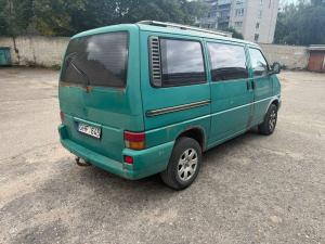 Green Volkswagen Multivan 1997 in Kaunas, with an engine capacity of 2.50 L and mileage of 263 thousand km for 2800 €, photo 5 on AUTOMOTO.COM.LV