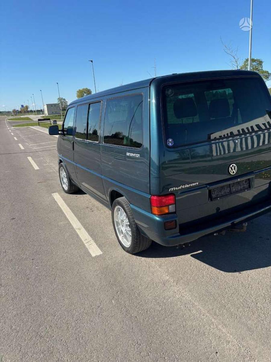 Green Volkswagen Multivan 2003 in Marijampole, with an engine capacity of 2.50 L and mileage of 400 thousand km for 7000 €, photo 2 on AUTOMOTO.COM.LV