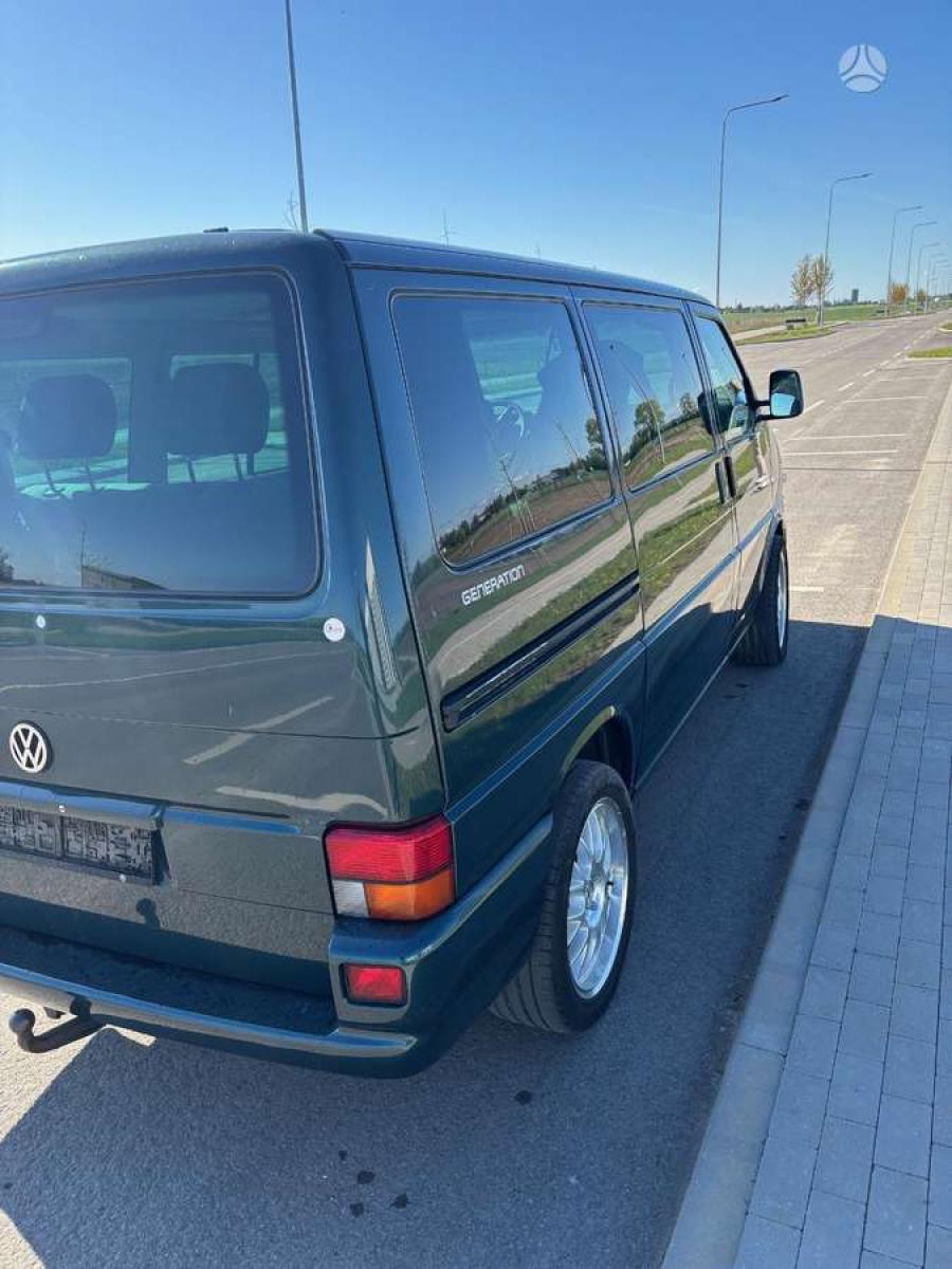 Green Volkswagen Multivan 2003 in Marijampole, with an engine capacity of 2.50 L and mileage of 400 thousand km for 7000 €, photo 6 on AUTOMOTO.COM.LV