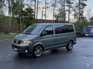 Zaļš Volkswagen Multivan 2004 Viļņa, ar dzinēja tilpumu 1.90 L un nobraukumu 454 tūkst. km par 6750 €, foto  vietnē AUTOMOTO.COM.LV