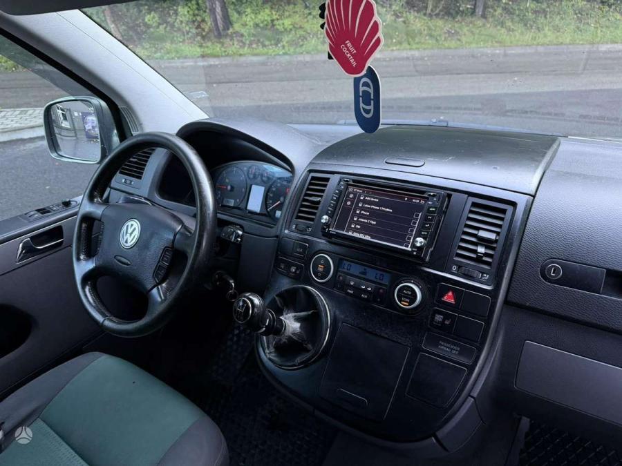 Zaļš Volkswagen Multivan 2004 Viļņa, ar dzinēja tilpumu 1.90 L un nobraukumu 454 tūkst. km par 6750 €, foto 13 vietnē AUTOMOTO.COM.LV