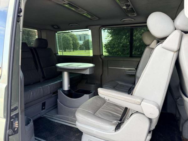 Green Volkswagen Multivan 2005 in Kaunas, with an engine capacity of 2.50 L and mileage of 415 thousand km for 6500 €, photo 9 on AUTOMOTO.COM.LV
