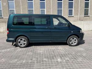 Green Volkswagen Multivan 2008 in Telschi, with an engine capacity of 2.50 L and mileage of 330 thousand km for 5999 €, photo 8 on AUTOMOTO.COM.LV