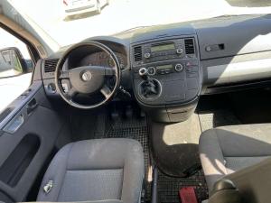 Green Volkswagen Multivan 2008 in Telschi, with an engine capacity of 2.50 L and mileage of 330 thousand km for 5999 €, photo 9 on AUTOMOTO.COM.LV