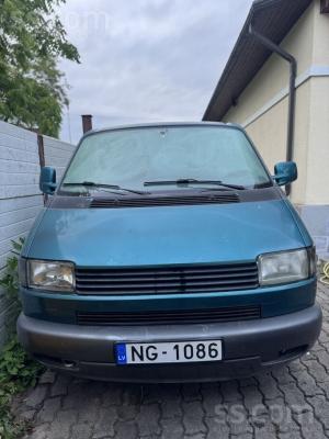 Zaļš Volkswagen Multivan 1994 Rīga, ar dzinēja tilpumu 2.40 L un nobraukumu 350 tūkst. km par 1400 €, foto 3 vietnē AUTOMOTO.COM.LV
