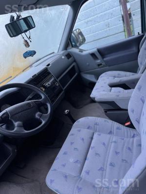 Zaļš Volkswagen Multivan 1994 Rīga, ar dzinēja tilpumu 2.40 L un nobraukumu 350 tūkst. km par 1400 €, foto 6 vietnē AUTOMOTO.COM.LV