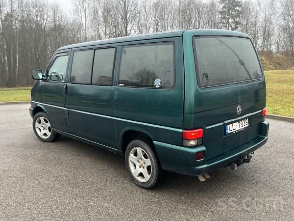 Zaļš Volkswagen Multivan 1996 Cēsis, ar dzinēja tilpumu 2.50 L un nobraukumu 802 tūkst. km par 3250 €, foto 3 vietnē AUTOMOTO.COM.LV