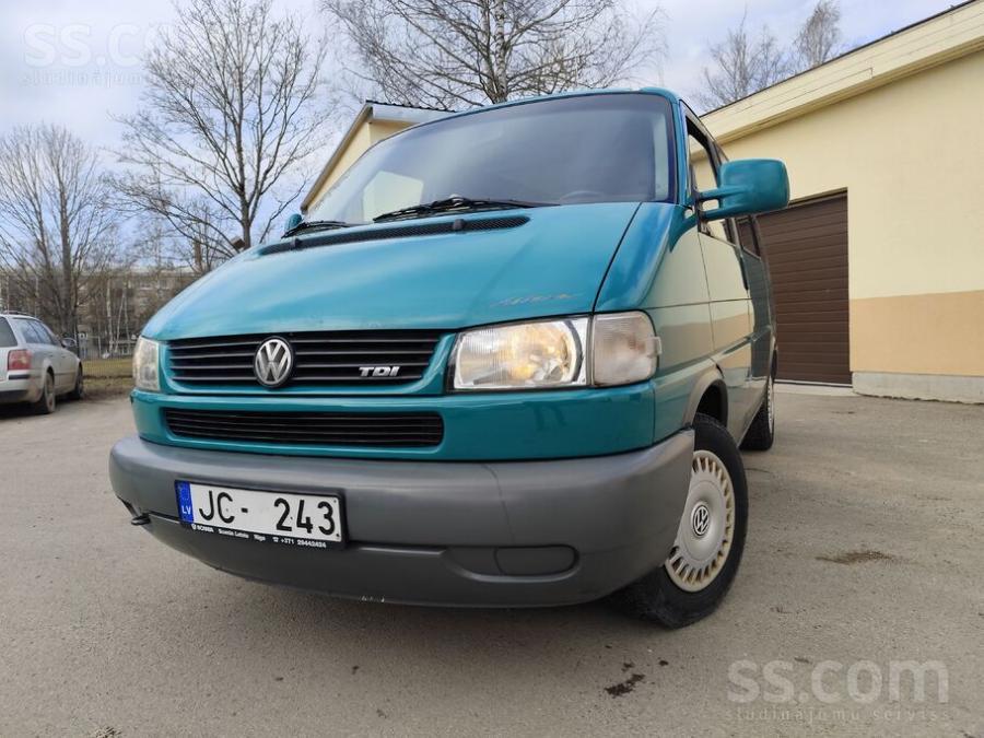 Green Volkswagen Multivan 1996 in Rezekne, with an engine capacity of 2.50 L and mileage of 412 thousand km for 3700 €, photo 1 on AUTOMOTO.COM.LV
