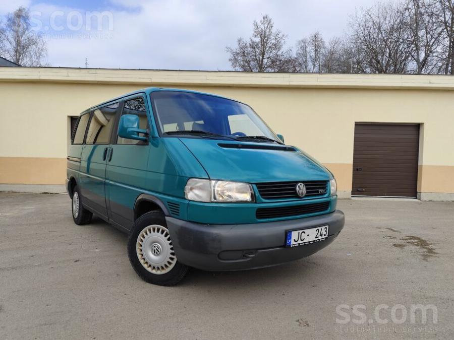Green Volkswagen Multivan 1996 in Rezekne, with an engine capacity of 2.50 L and mileage of 412 thousand km for 3700 €, photo 3 on AUTOMOTO.COM.LV