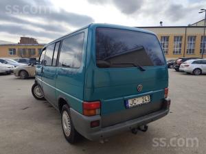 Green Volkswagen Multivan 1996 in Rezekne, with an engine capacity of 2.50 L and mileage of 412 thousand km for 3700 €, photo 6 on AUTOMOTO.COM.LV