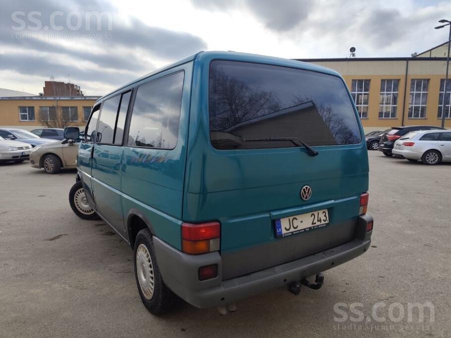 Green Volkswagen Multivan 1996 in Rezekne, with an engine capacity of 2.50 L and mileage of 412 thousand km for 3700 €, photo 6 on AUTOMOTO.COM.LV