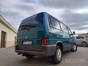 Green Volkswagen Multivan 1996 in Rezekne, with an engine capacity of 2.50 L and mileage of 412 thousand km for 3700 €, photo 7 on AUTOMOTO.COM.LV