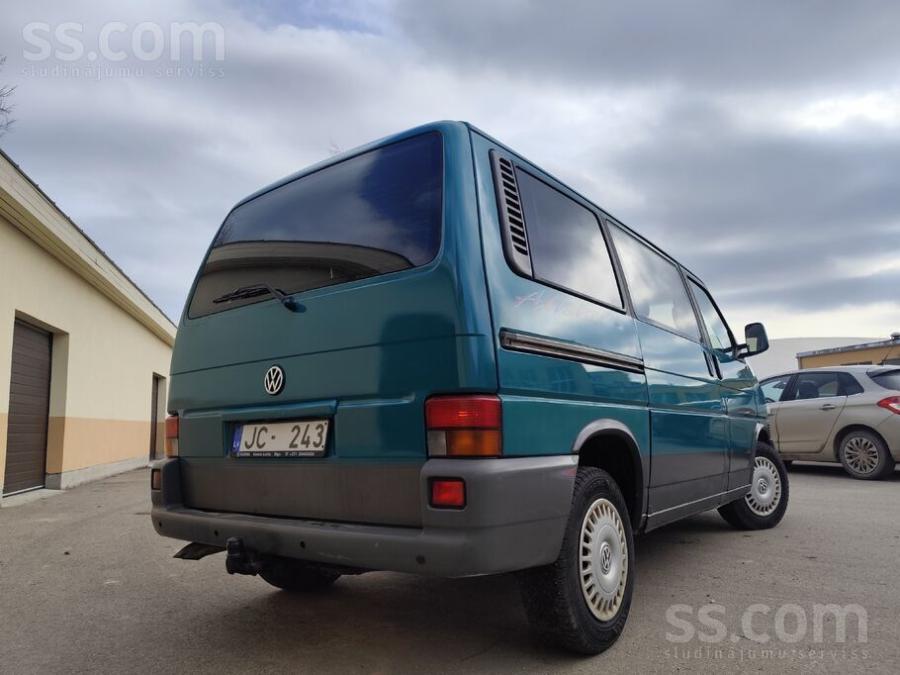 Green Volkswagen Multivan 1996 in Rezekne, with an engine capacity of 2.50 L and mileage of 412 thousand km for 3700 €, photo 7 on AUTOMOTO.COM.LV