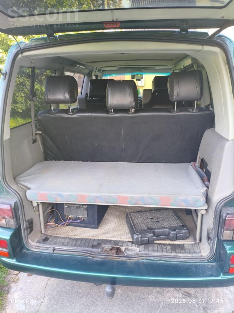Green Volkswagen Multivan 1996 in Tukums, with an engine capacity of 2.50 L and mileage of 493 thousand km for 4500 €, photo 10 on AUTOMOTO.COM.LV