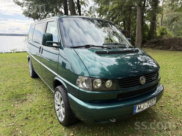 Green Volkswagen Multivan 1996 in Riga, with an engine capacity of 2.50 L and mileage of 529 thousand km for 6450 €, photo 1 on AUTOMOTO.COM.LV
