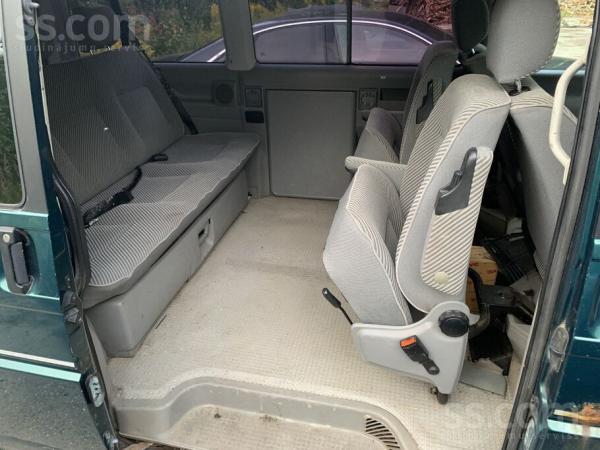 Zaļš Volkswagen Multivan 1997 Aizkraukle, ar dzinēja tilpumu 2.50 L un nobraukumu 525 tūkst. km par 2150 €, foto 6 vietnē AUTOMOTO.COM.LV