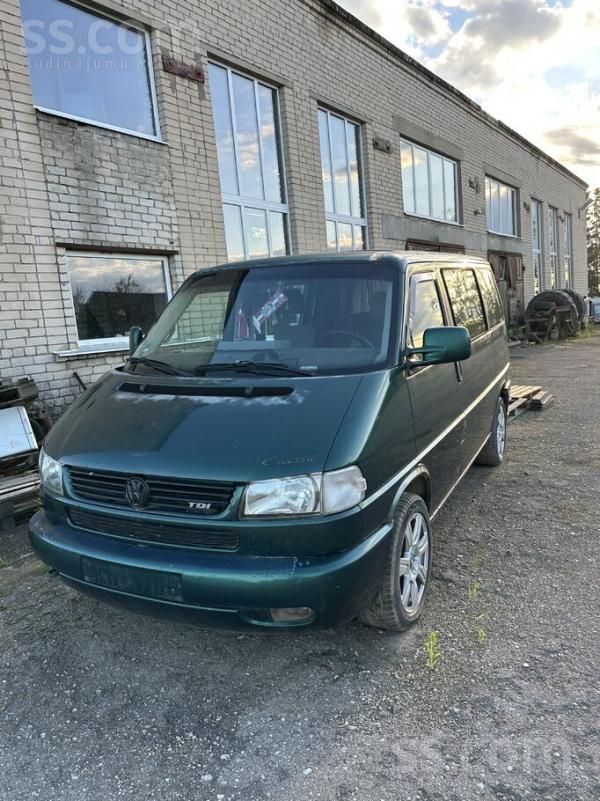 Zaļš Volkswagen Multivan 1997 Dobele, ar dzinēja tilpumu 2.50 L un nobraukumu 430 tūkst. km par 1400 €, foto 1 vietnē AUTOMOTO.COM.LV
