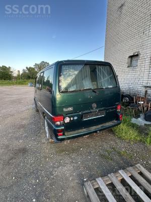Zaļš Volkswagen Multivan 1997 Dobele, ar dzinēja tilpumu 2.50 L un nobraukumu 430 tūkst. km par 1400 €, foto 4 vietnē AUTOMOTO.COM.LV
