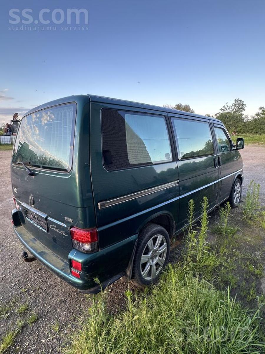 Zaļš Volkswagen Multivan 1997 Dobele, ar dzinēja tilpumu 2.50 L un nobraukumu 430 tūkst. km par 1400 €, foto 6 vietnē AUTOMOTO.COM.LV