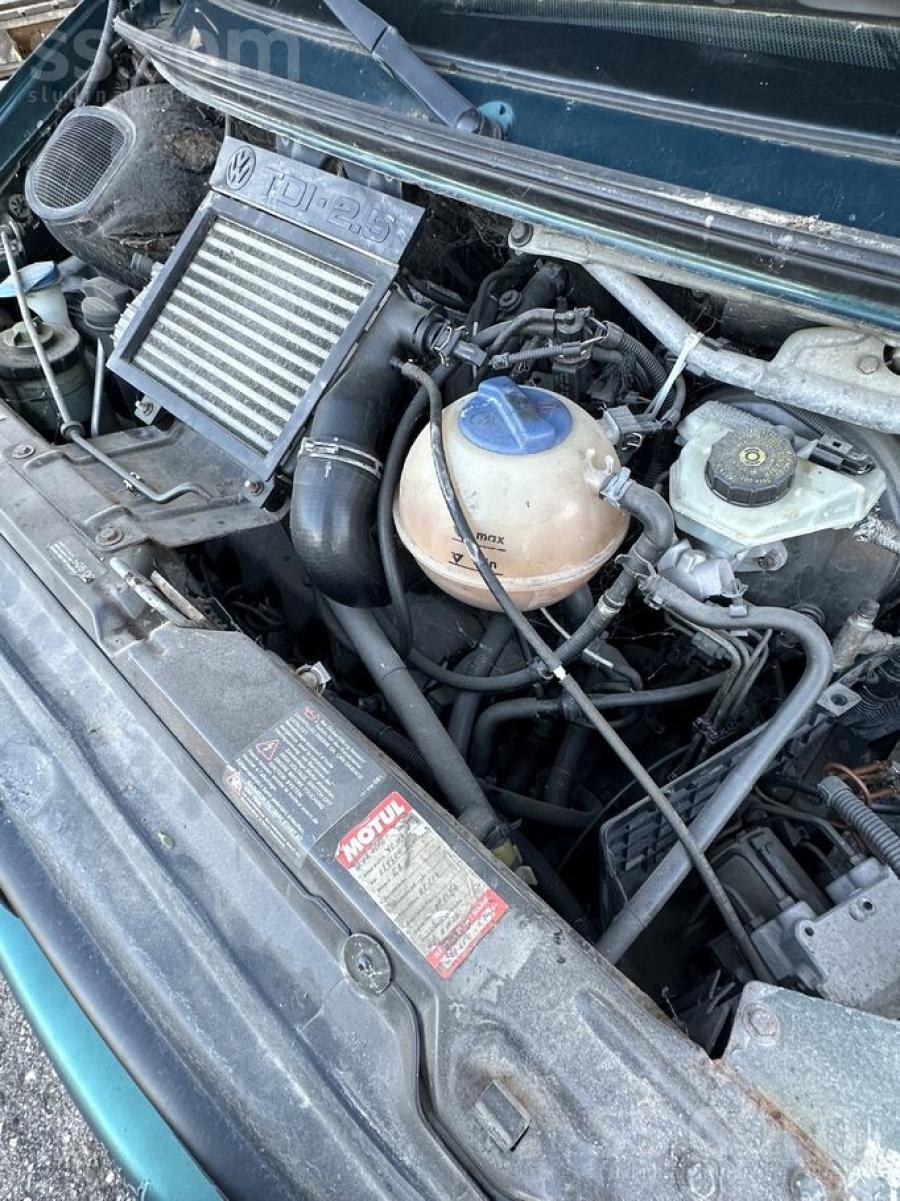 Zaļš Volkswagen Multivan 1997 Dobele, ar dzinēja tilpumu 2.50 L un nobraukumu 430 tūkst. km par 1400 €, foto 7 vietnē AUTOMOTO.COM.LV