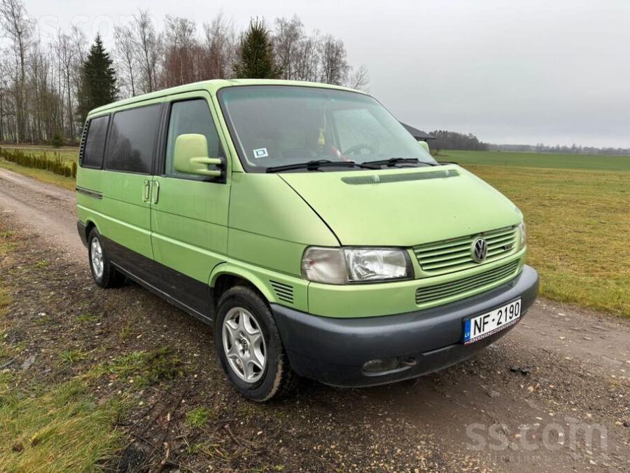 Green Volkswagen Multivan 1998 in Ogre, with an engine capacity of 2.50 L and mileage of 290 thousand km for 6300 €, photo 2 on AUTOMOTO.COM.LV
