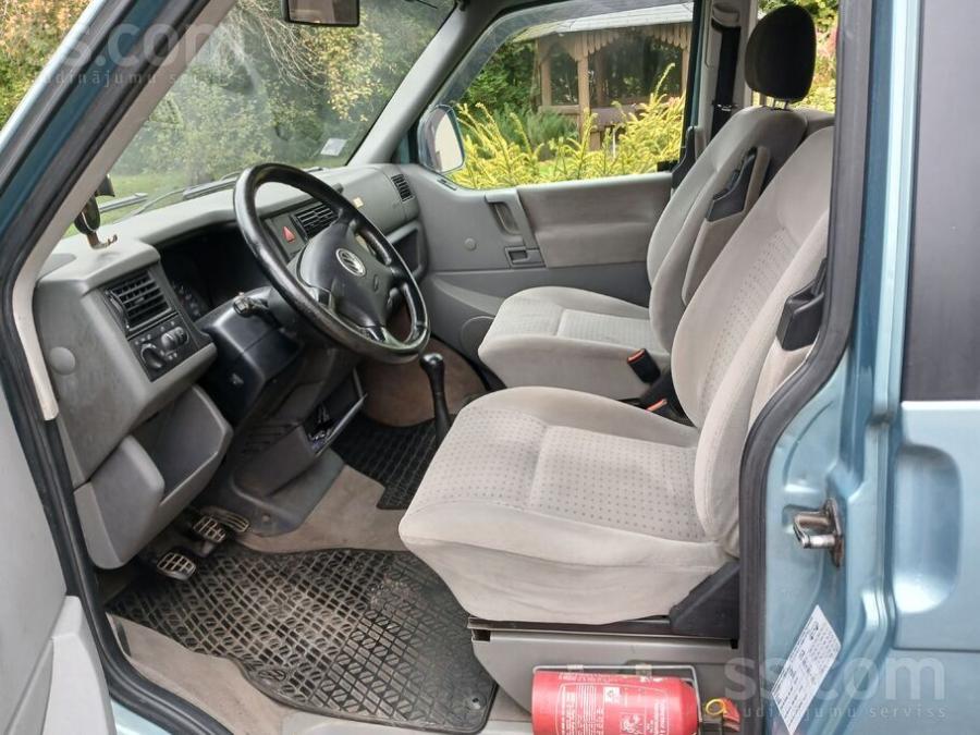 Zaļš Volkswagen Multivan 1998 Ogre, ar dzinēja tilpumu 2.50 L un nobraukumu 457 tūkst. km par 7500 €, foto 13 vietnē AUTOMOTO.COM.LV