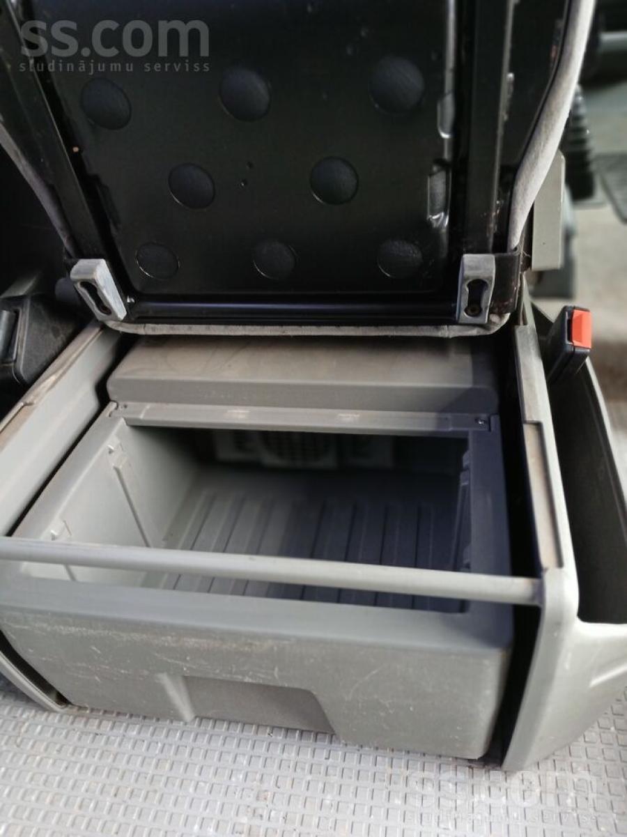 Zaļš Volkswagen Multivan 1998 Ogre, ar dzinēja tilpumu 2.50 L un nobraukumu 457 tūkst. km par 7500 €, foto 16 vietnē AUTOMOTO.COM.LV