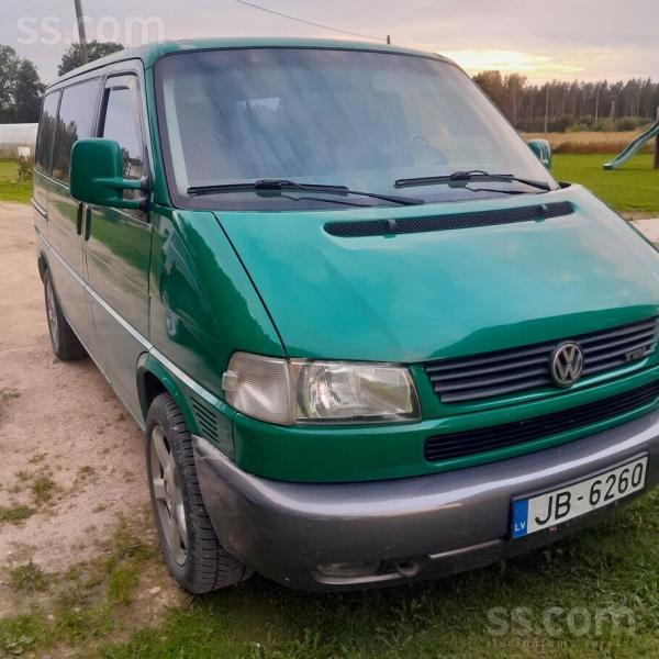Zaļš Volkswagen Multivan 1998 Rīga, ar dzinēja tilpumu 2.50 L un nobraukumu 377 tūkst. km par 9000 €, foto 4 vietnē AUTOMOTO.COM.LV