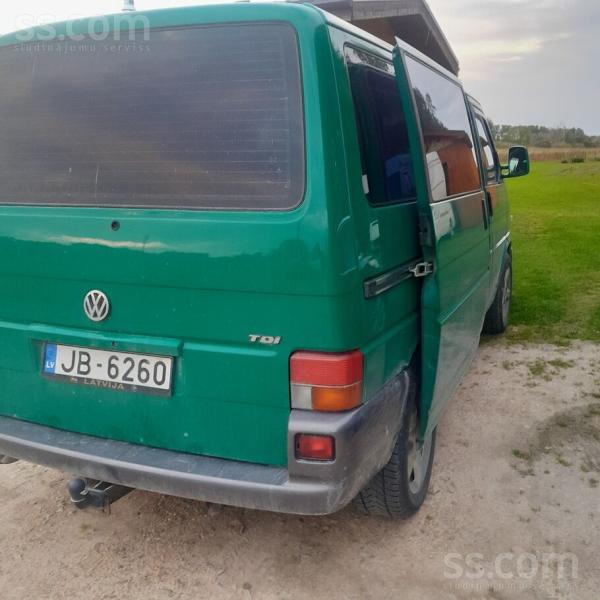 Zaļš Volkswagen Multivan 1998 Rīga, ar dzinēja tilpumu 2.50 L un nobraukumu 377 tūkst. km par 9000 €, foto 9 vietnē AUTOMOTO.COM.LV