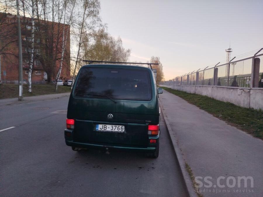 Zaļš Volkswagen Multivan 1999 Rīga, ar dzinēja tilpumu 2.50 L un nobraukumu 503 tūkst. km par 3650 €, foto 5 vietnē AUTOMOTO.COM.LV