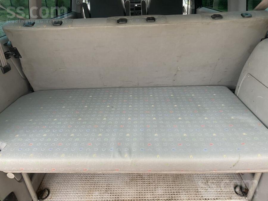 Zaļš Volkswagen Multivan 2000 Rēzekne, ar dzinēja tilpumu 2.50 L un nobraukumu 362 tūkst. km par 4650 €, foto 12 vietnē AUTOMOTO.COM.LV