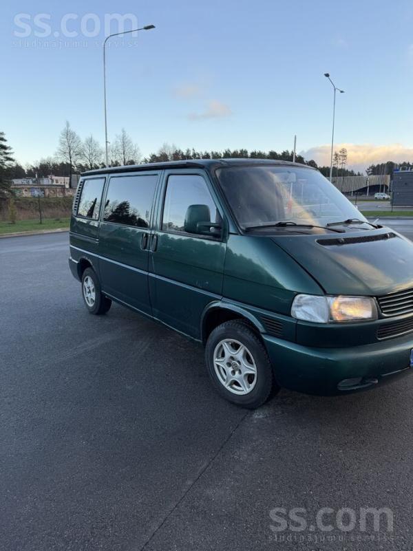 Zaļš Volkswagen Multivan 2000 Rīga, ar dzinēja tilpumu 2.50 L un nobraukumu 359 tūkst. km par 3750 €, foto 3 vietnē AUTOMOTO.COM.LV