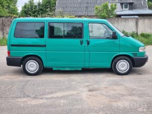 Green Volkswagen Multivan 2000 in Ogre, with an engine capacity of 2.50 L and mileage of 222 thousand km for 7350 €, photo 5 on AUTOMOTO.COM.LV