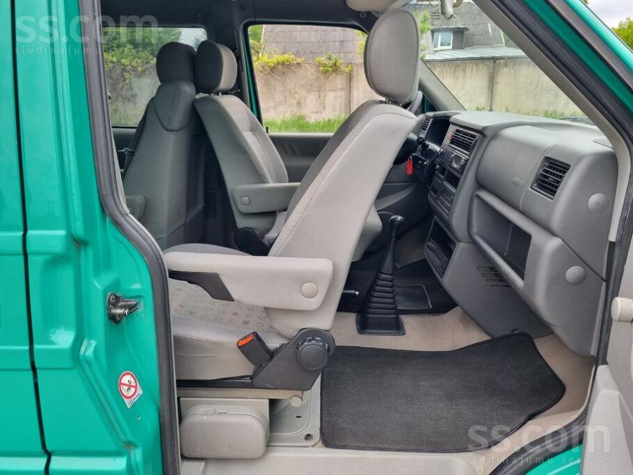 Green Volkswagen Multivan 2000 in Ogre, with an engine capacity of 2.50 L and mileage of 222 thousand km for 7350 €, photo 12 on AUTOMOTO.COM.LV