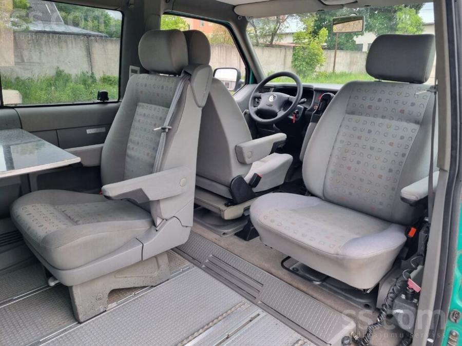 Green Volkswagen Multivan 2000 in Ogre, with an engine capacity of 2.50 L and mileage of 222 thousand km for 7350 €, photo 13 on AUTOMOTO.COM.LV