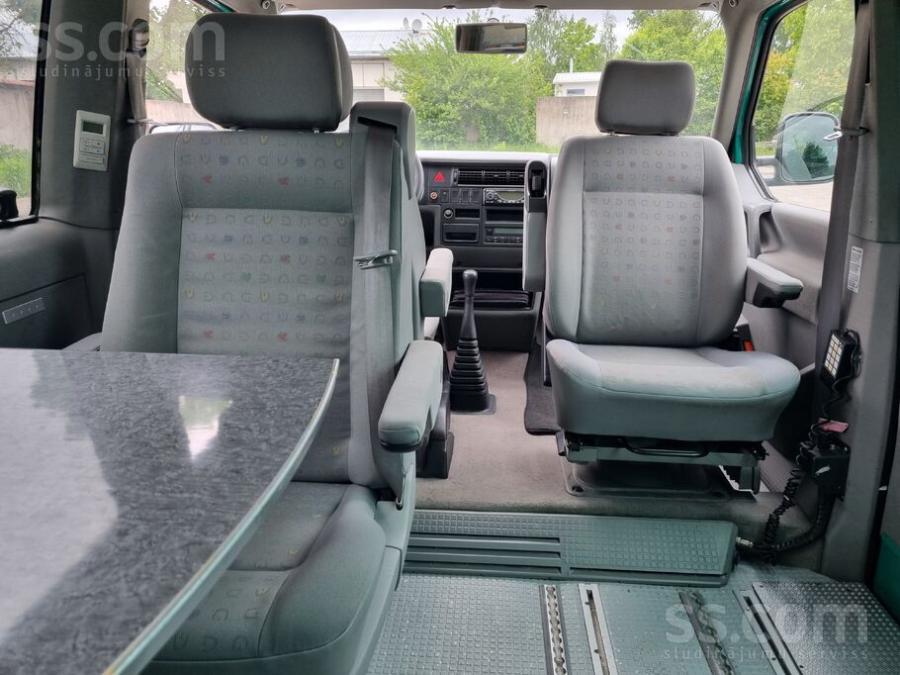 Green Volkswagen Multivan 2000 in Ogre, with an engine capacity of 2.50 L and mileage of 222 thousand km for 7350 €, photo 15 on AUTOMOTO.COM.LV